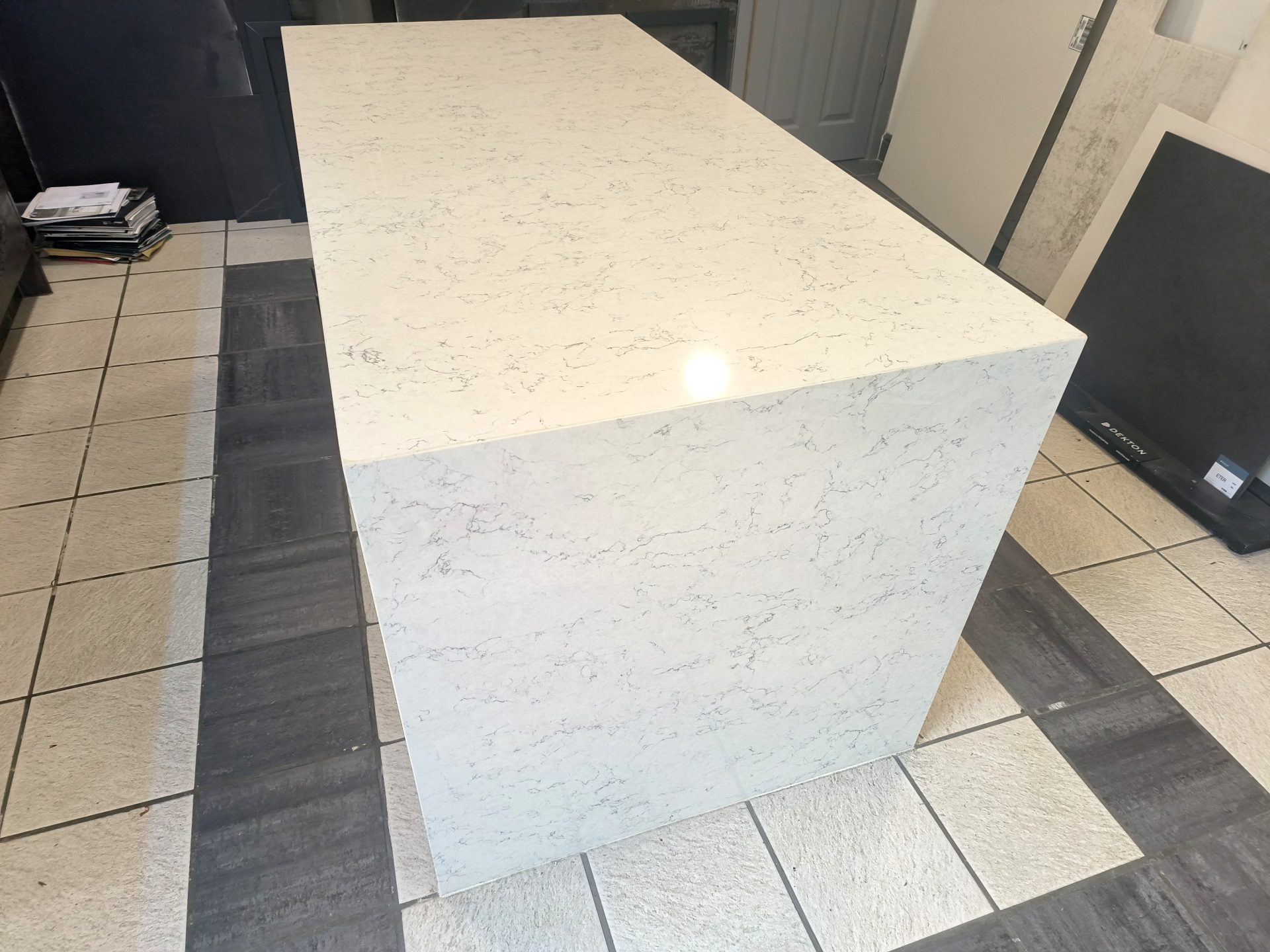Ex Display White Arabesque Silestone Island - The Used Kitchen Company