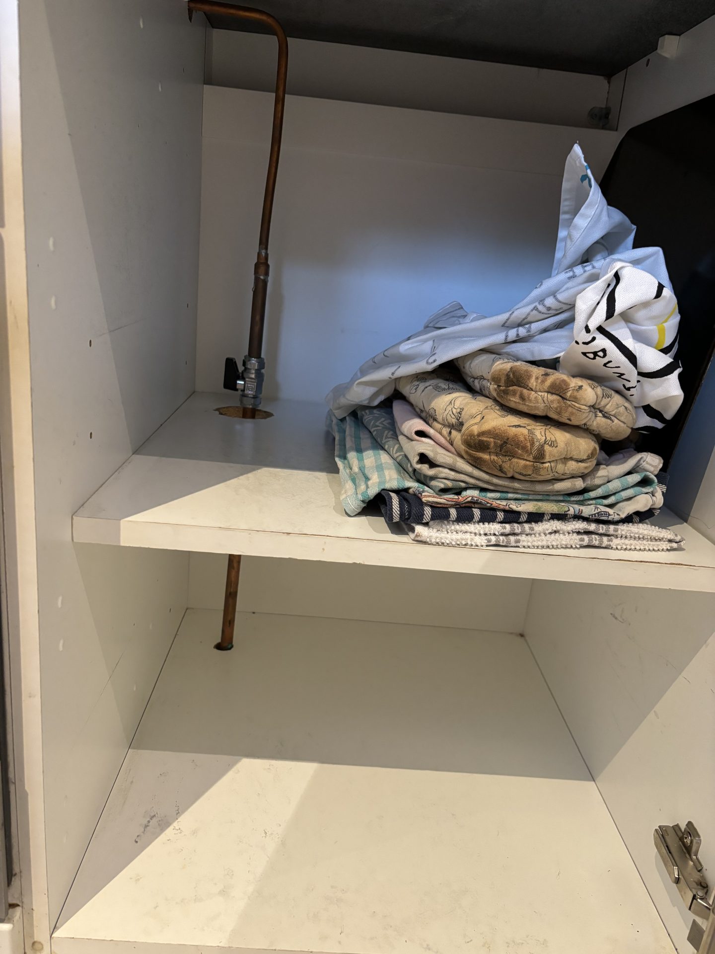 Howdens Kitchen With Island, Utility Room, Worktops and Appliances ...