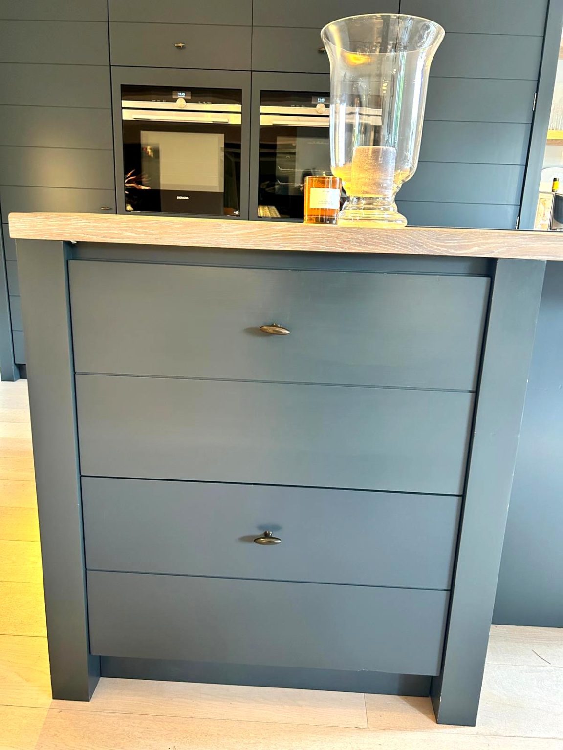 Ex Display Neptune Limehouse Kitchen with Island and Worktops - The ...