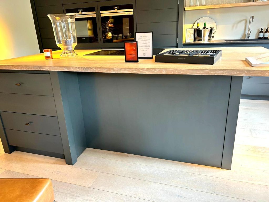 Ex Display Neptune Limehouse Kitchen with Island and Worktops - The ...