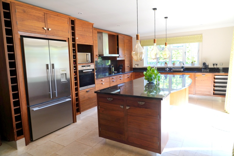 Smallbone Kitchen With Island, Granite Worktops and Appliances - Used ...