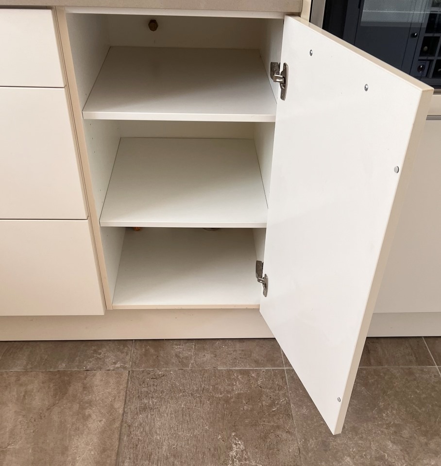 Hacker Kitchen With Worktop and Appliances - Used - The Used Kitchen ...