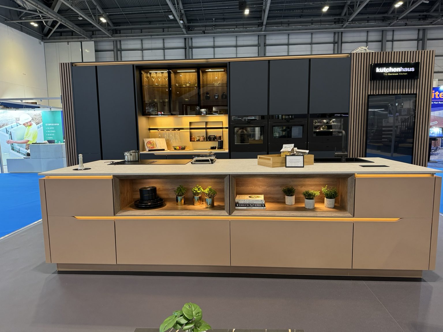 Ex Exhibition Kutchenhaus Kitchen with Island & Appliances
