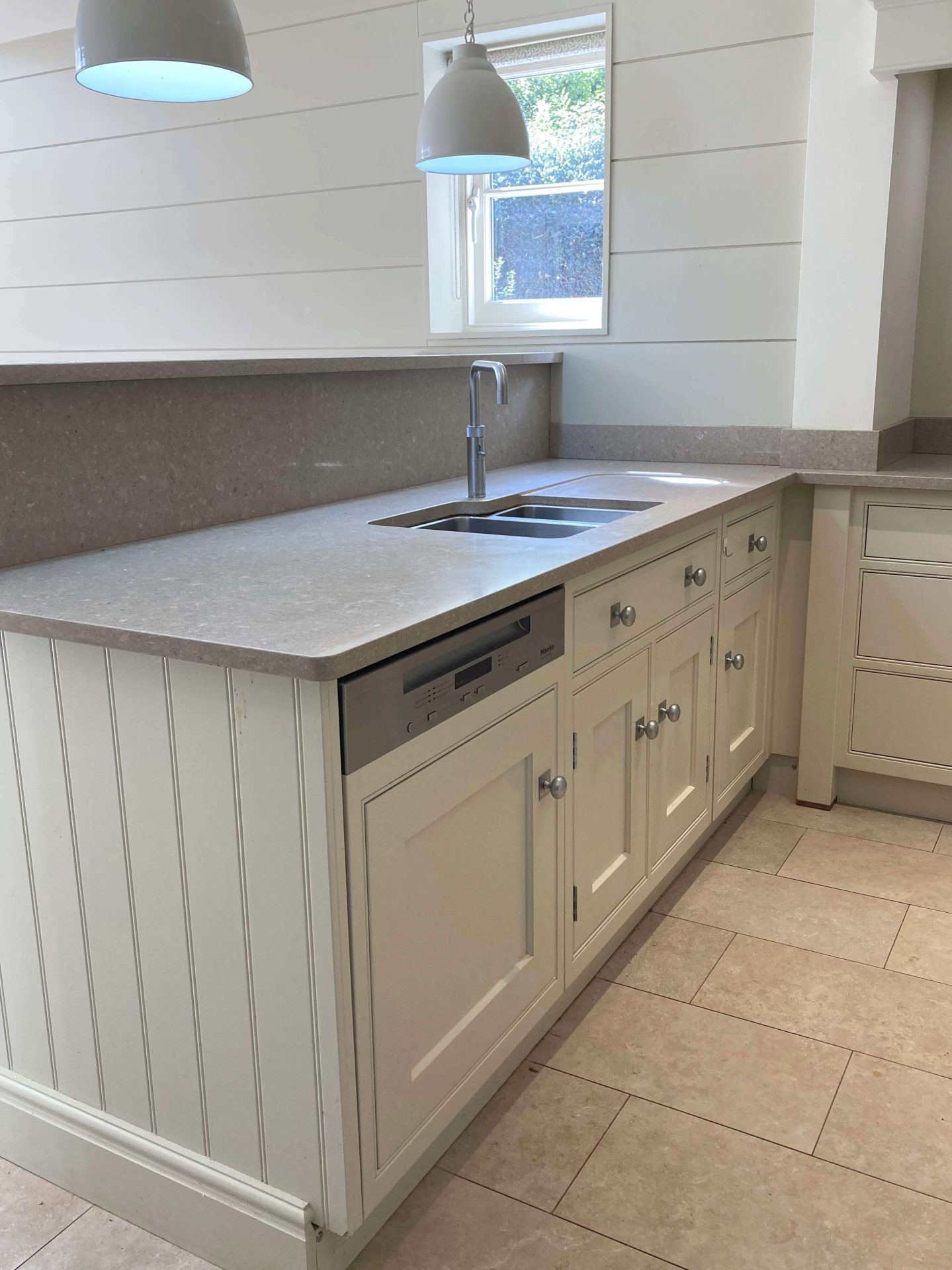 Martin Moore Kitchen With Granite Worktops - Used - The Used Kitchen ...