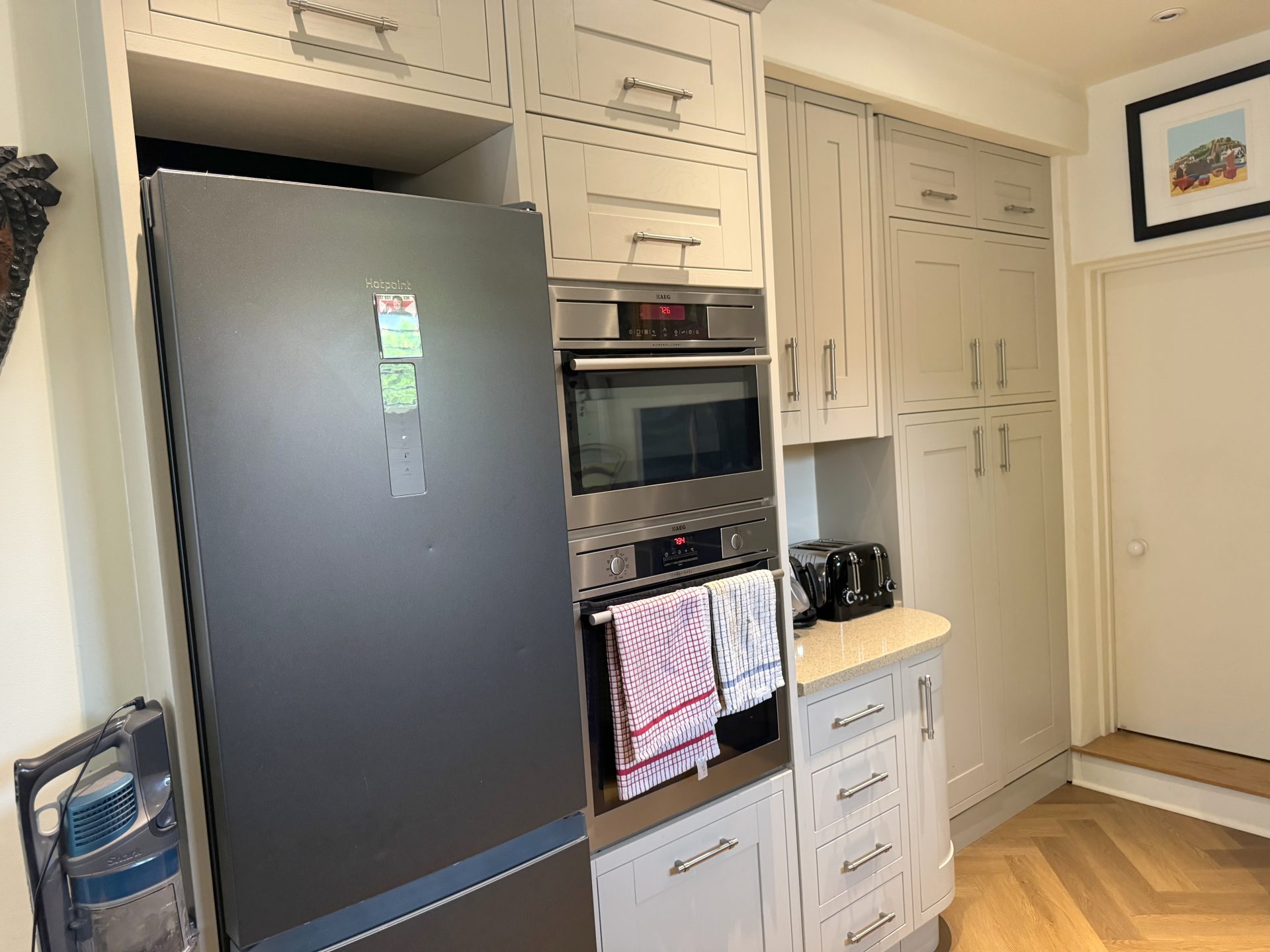 Magnet Kitchen With Quartz Worktops and Some Appliances - Used - The ...
