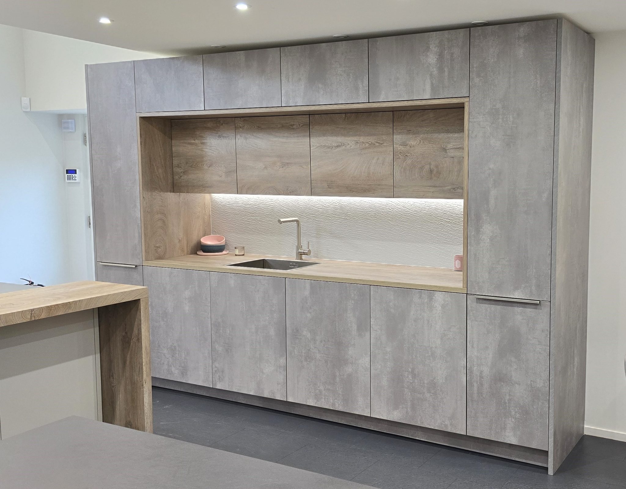 Ex Display Rempp Kitchen With Island and Silestone Worktops - The Used ...