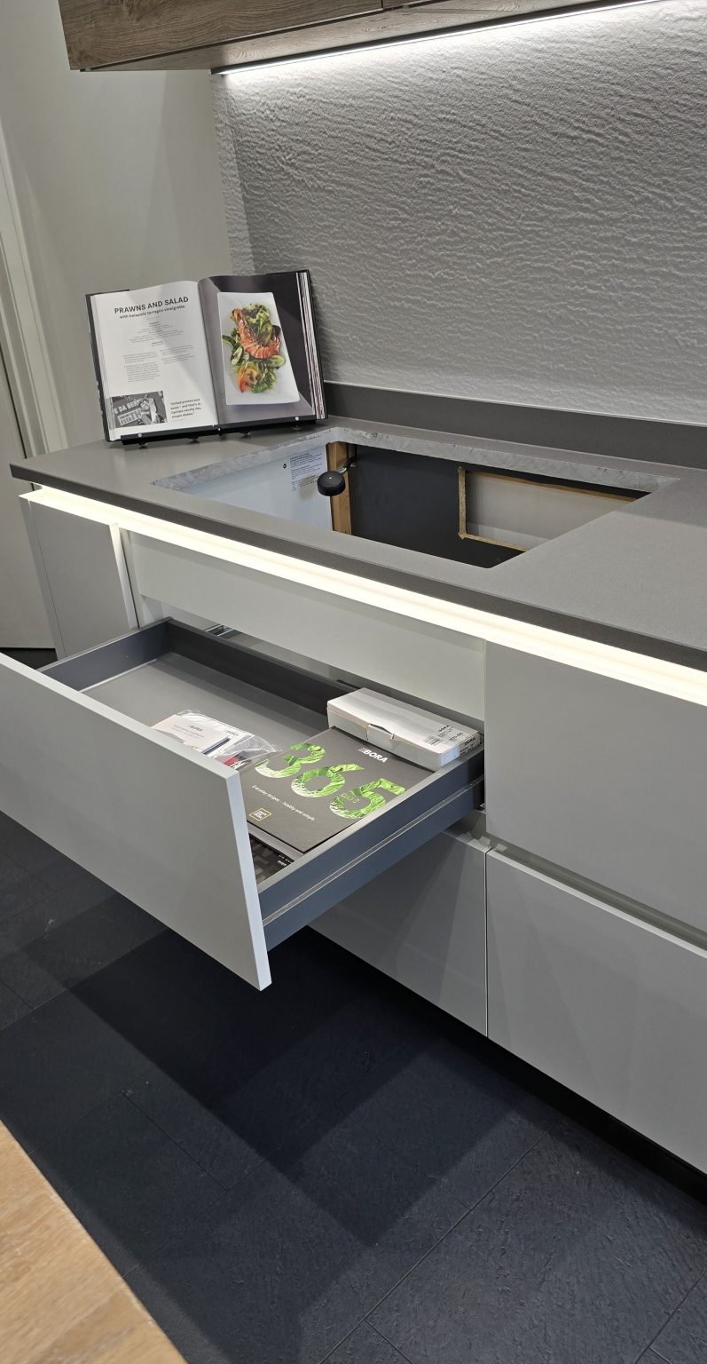 Ex Display Rempp Kitchen With Island and Silestone Worktops - The Used ...