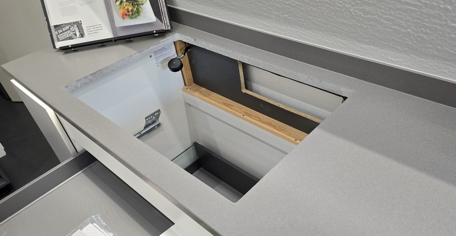 Ex Display Rempp Kitchen With Island and Silestone Worktops - The Used ...