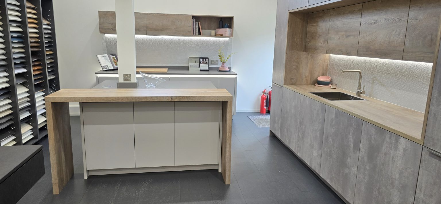 Ex Display Rempp Kitchen With Island and Silestone Worktops - The Used ...