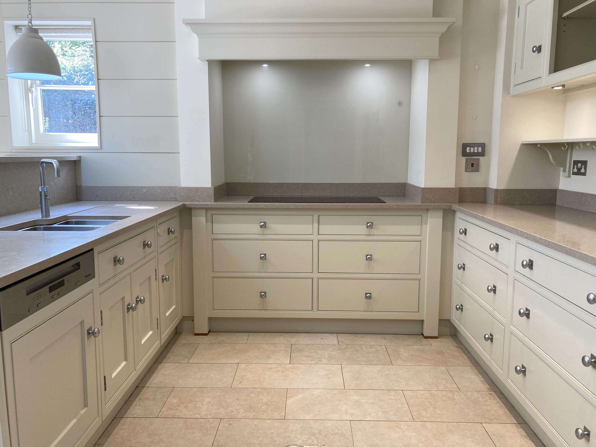 Martin Moore Kitchen With Granite Worktops - Used - The Used Kitchen ...