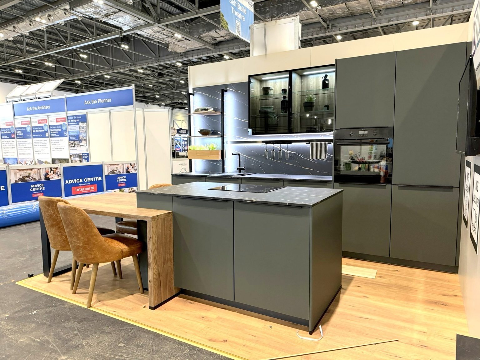 Ex Display Exhibition Kitchen with Island, Worktops and Appliances ...
