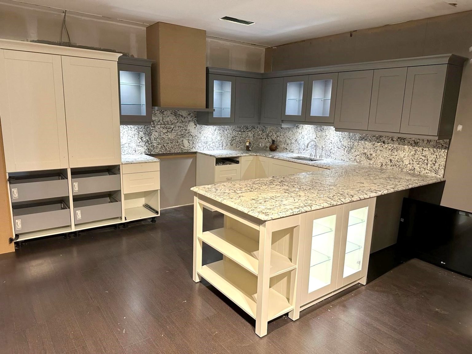 Ex-Display & Used Designer Kitchens For Sale | The Used Kitchen Company