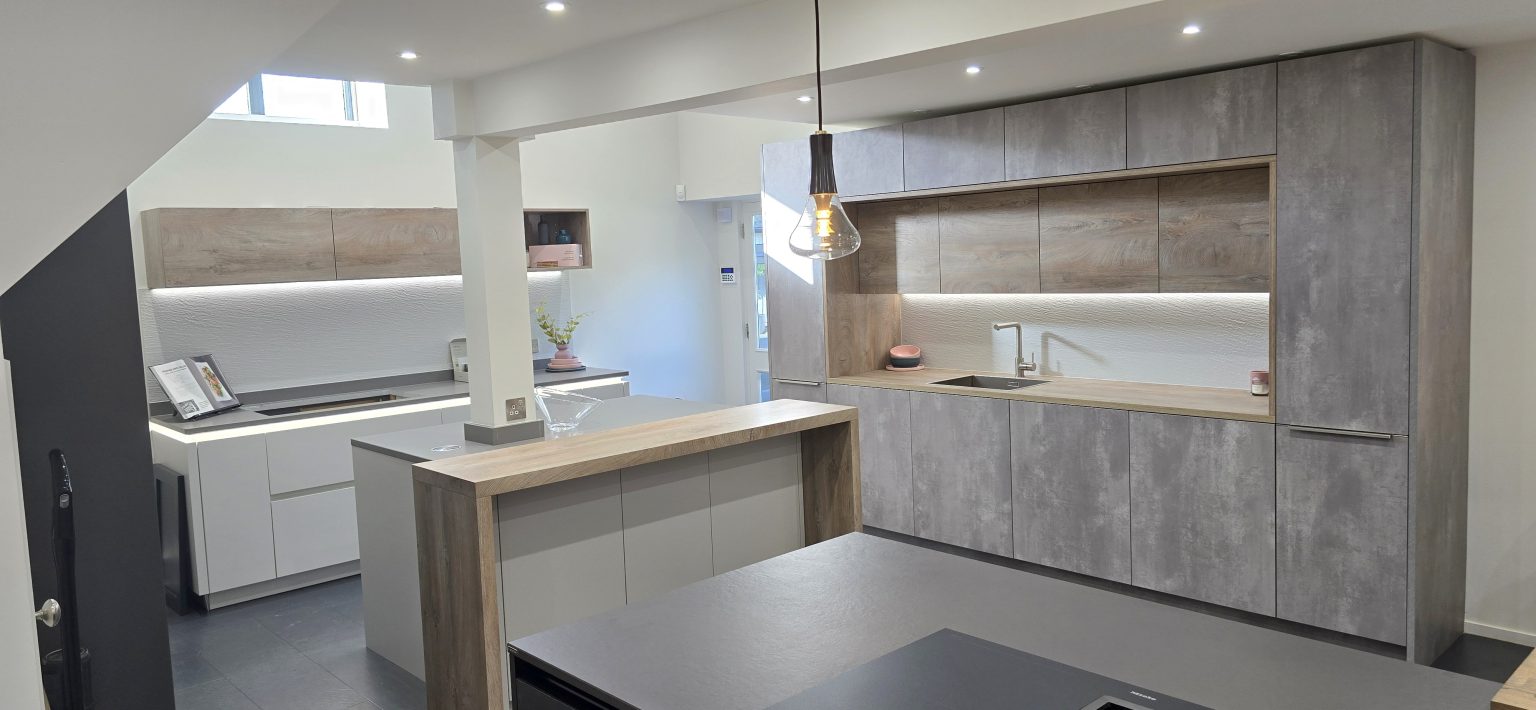 Ex Display Rempp Kitchen With Island and Silestone Worktops - The Used ...