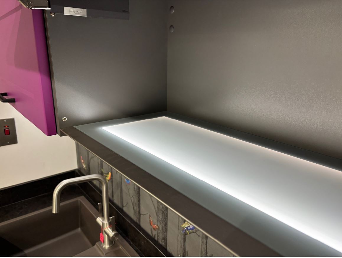 Ex Display Hacker Kitchen With Silestone Worktops and Appliances - The ...