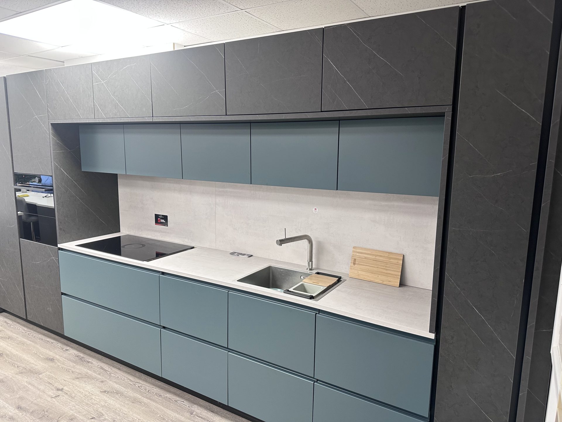 Ex Display Hacker Kitchen With Worktops - The Used Kitchen Company