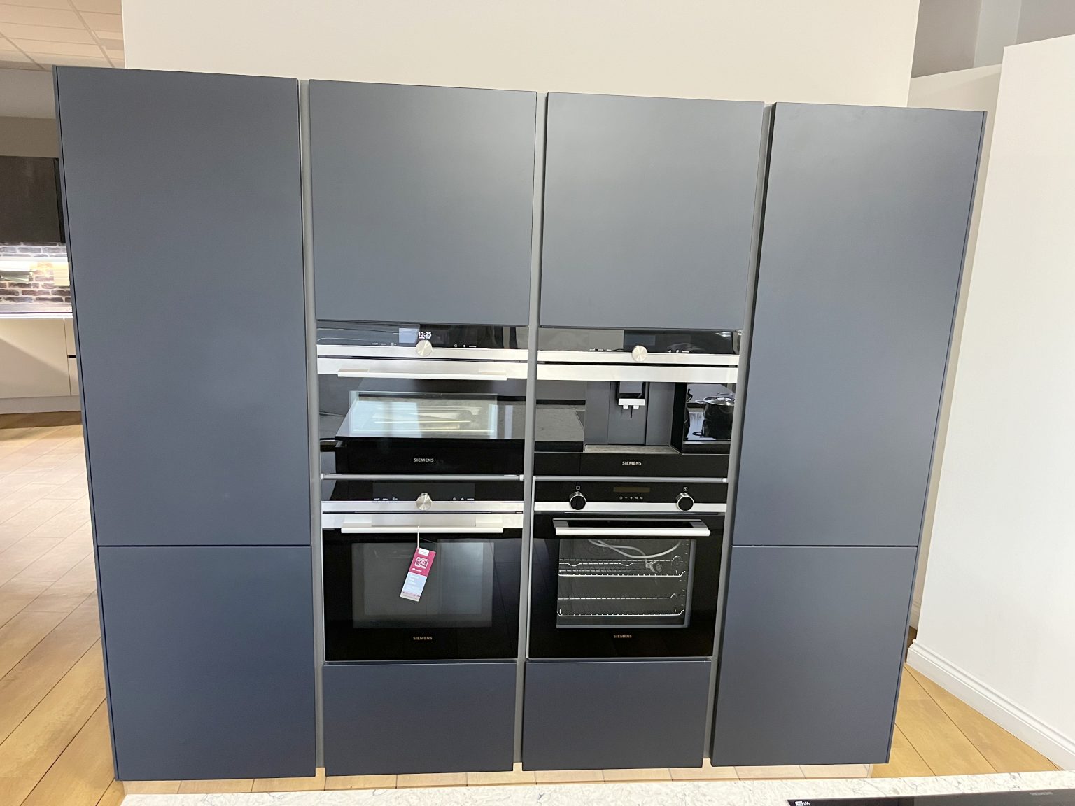 Ex Display Hacker Kitchen With Island, Worktops - The Used Kitchen Company
