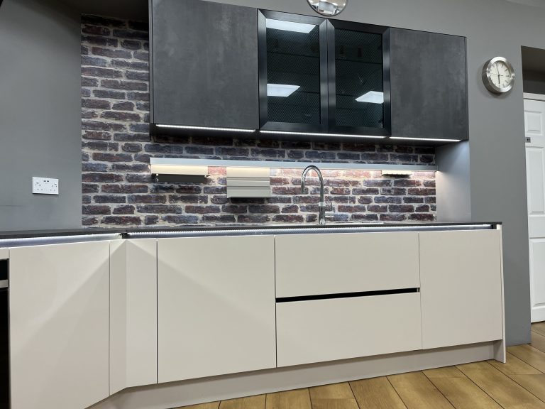 Ex Display Hacker Comet Kitchen with Worktops - The Used Kitchen Company