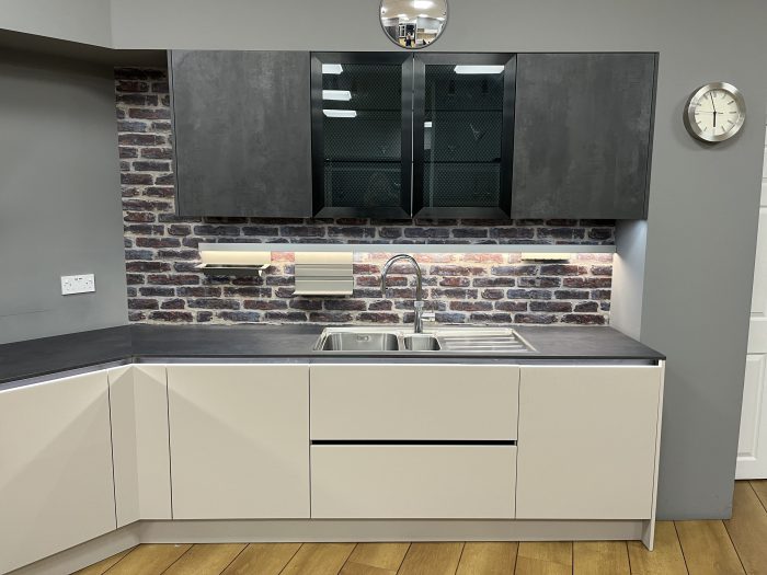 Ex Display Hacker Comet Kitchen with Worktops - The Used Kitchen Company