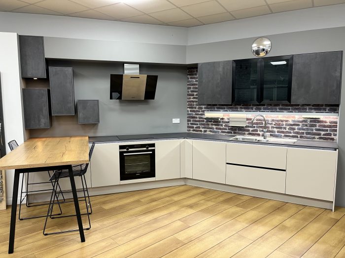 Ex Display Hacker Comet Kitchen with Worktops - The Used Kitchen Company