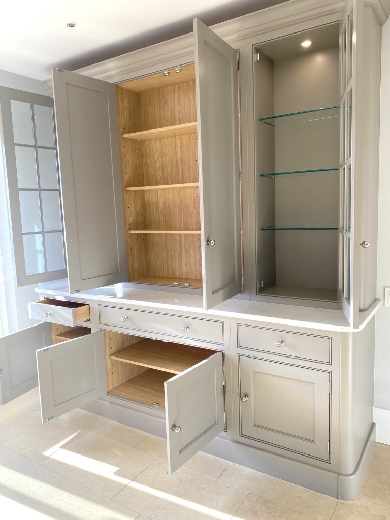 Tom Howley Kitchen with Island, Dresser, Silestone Worktops and ...