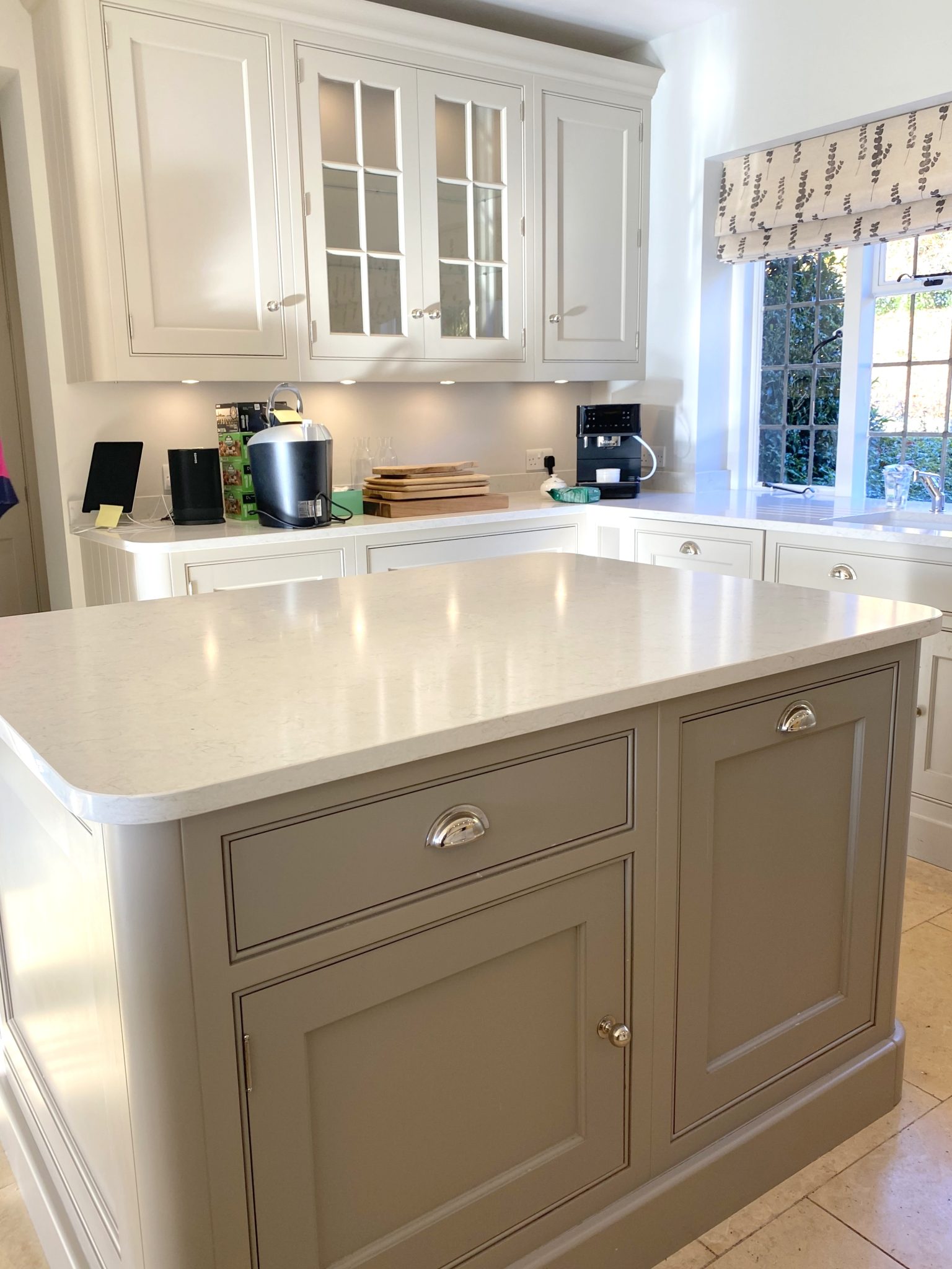 Tom Howley Kitchen with Island, Dresser, Silestone Worktops and ...