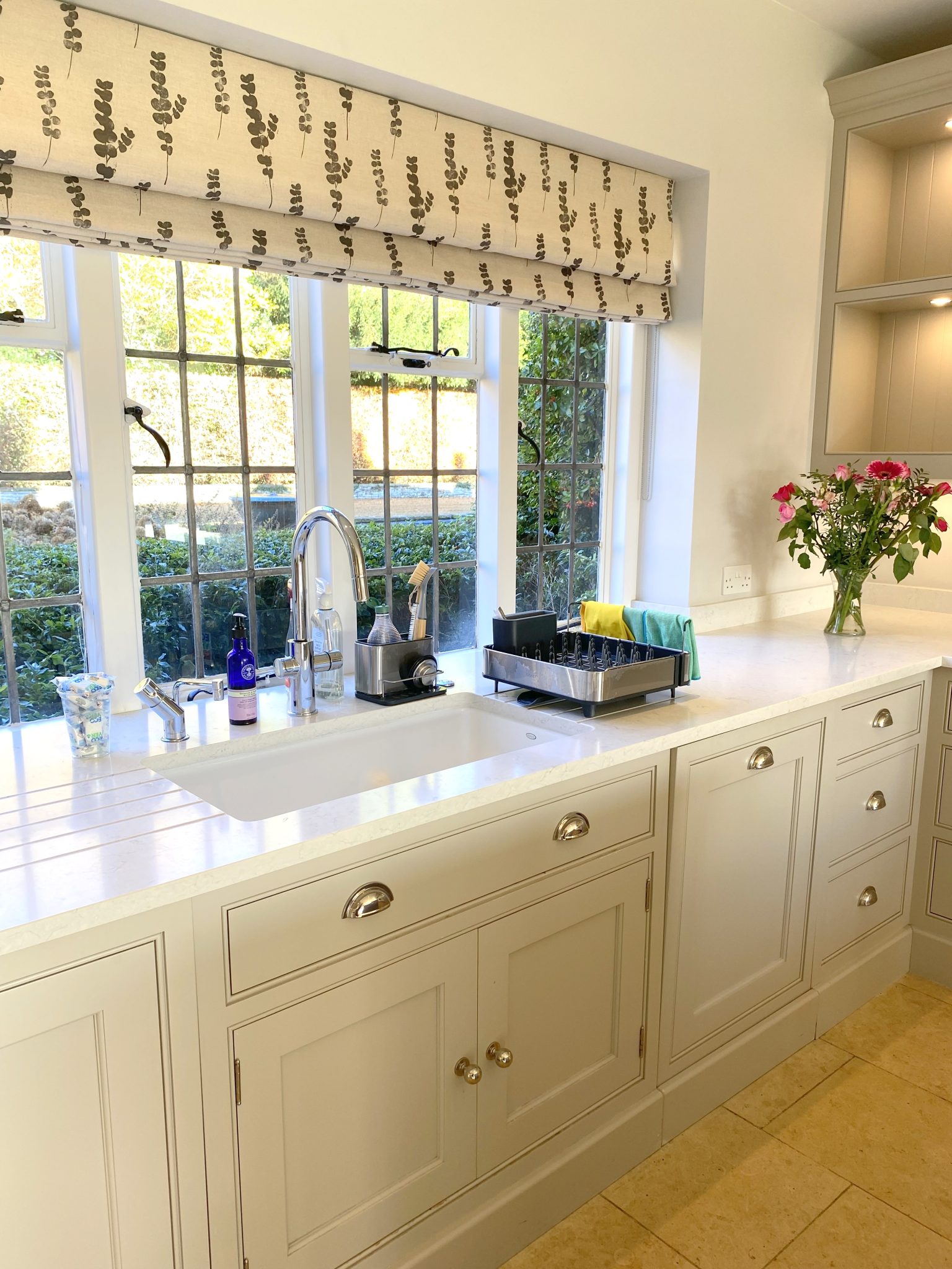 Tom Howley Kitchen with Island, Dresser, Silestone Worktops and ...