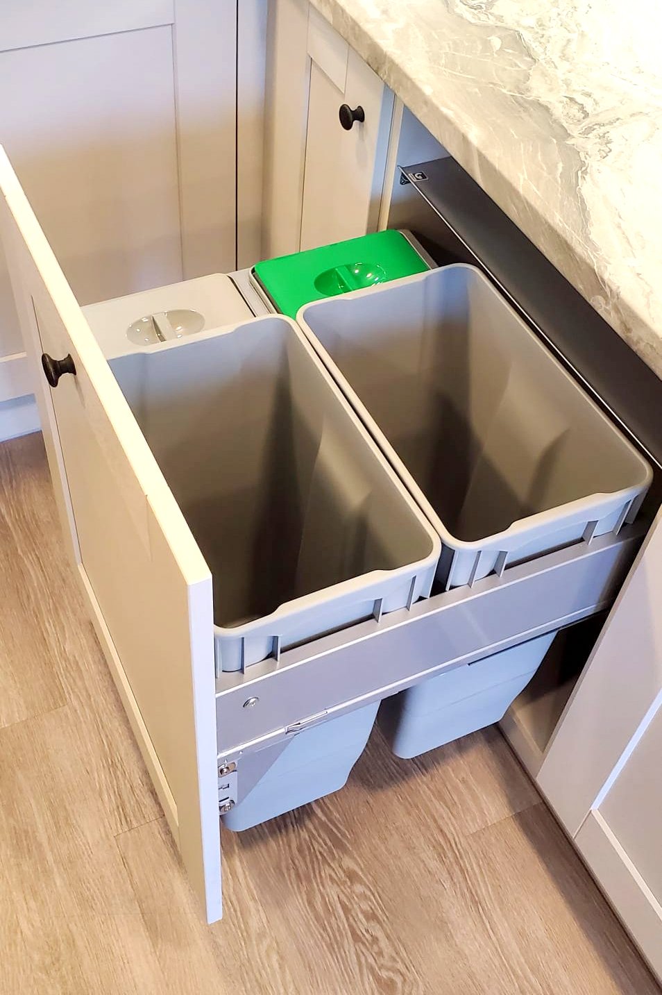 Ex Display Kitchen Stori Belsay Kitchen with Island and Laminate ...