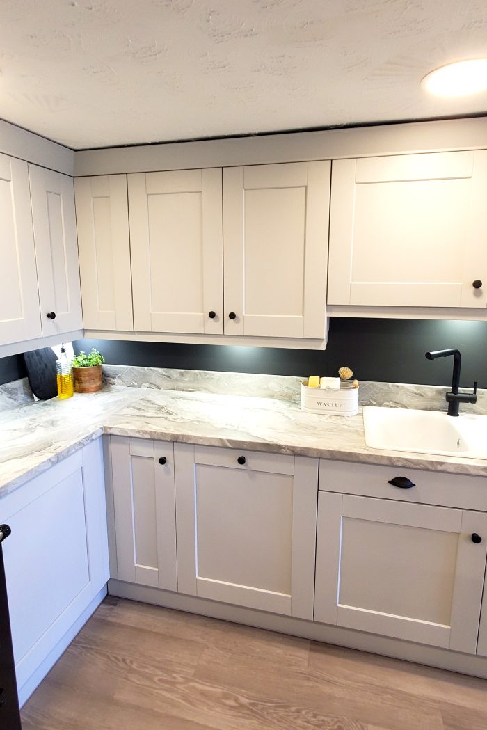 Ex Display Kitchen Stori Belsay Kitchen with Island and Laminate ...