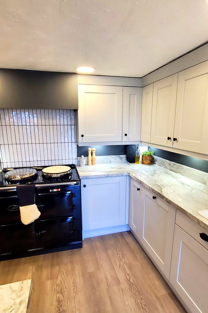 Ex Display Kitchen Stori Belsay Kitchen with Island and Laminate ...