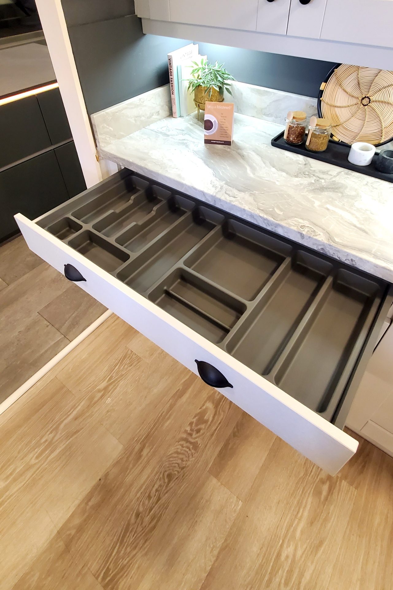 Ex Display Kitchen Stori Belsay Kitchen with Island and Laminate ...