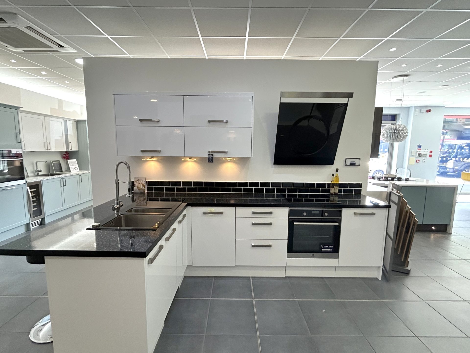 Magnet used and ex display Kitchens | The Used Kitchen Company