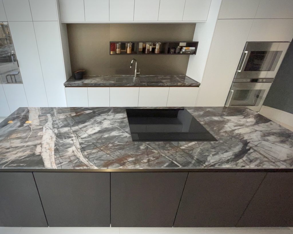 Ex Display Siematic SLX Kitchen – Island & Gaggenau appliances