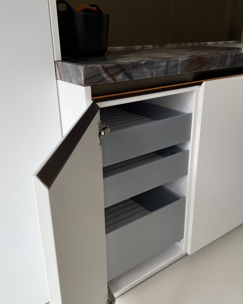 Ex Display Siematic SLX Kitchen – Island & Gaggenau appliances