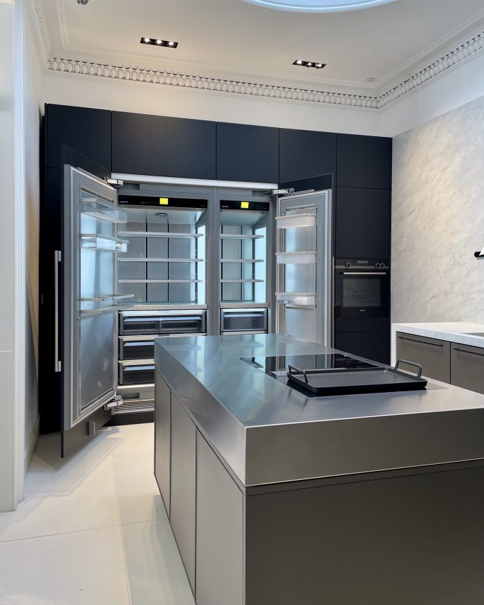 Siematic Urban Ex Display Kitchen – Island, Dresser & Appliances