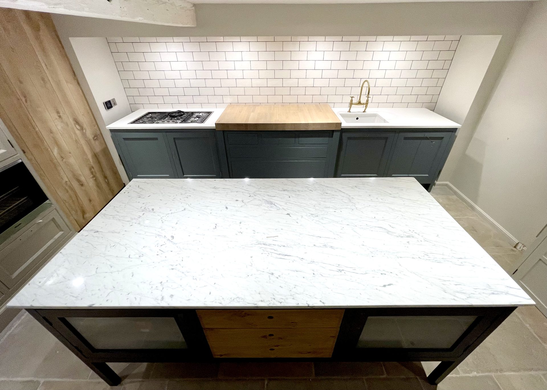 Ex Display Freestanding Inframe Bakers Island on Legs - The Used ...