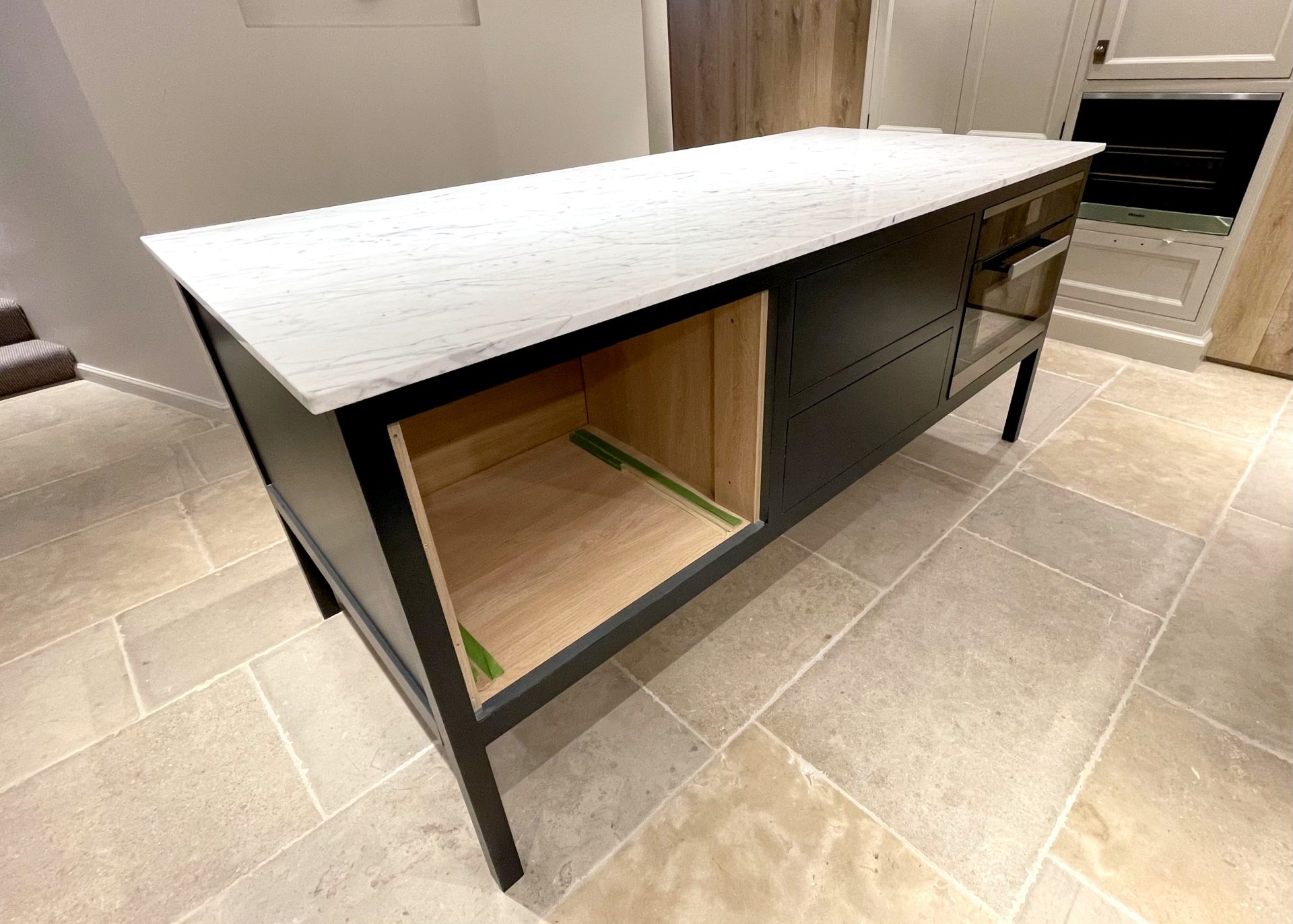 Ex Display Freestanding Inframe Bakers Island on Legs - The Used ...