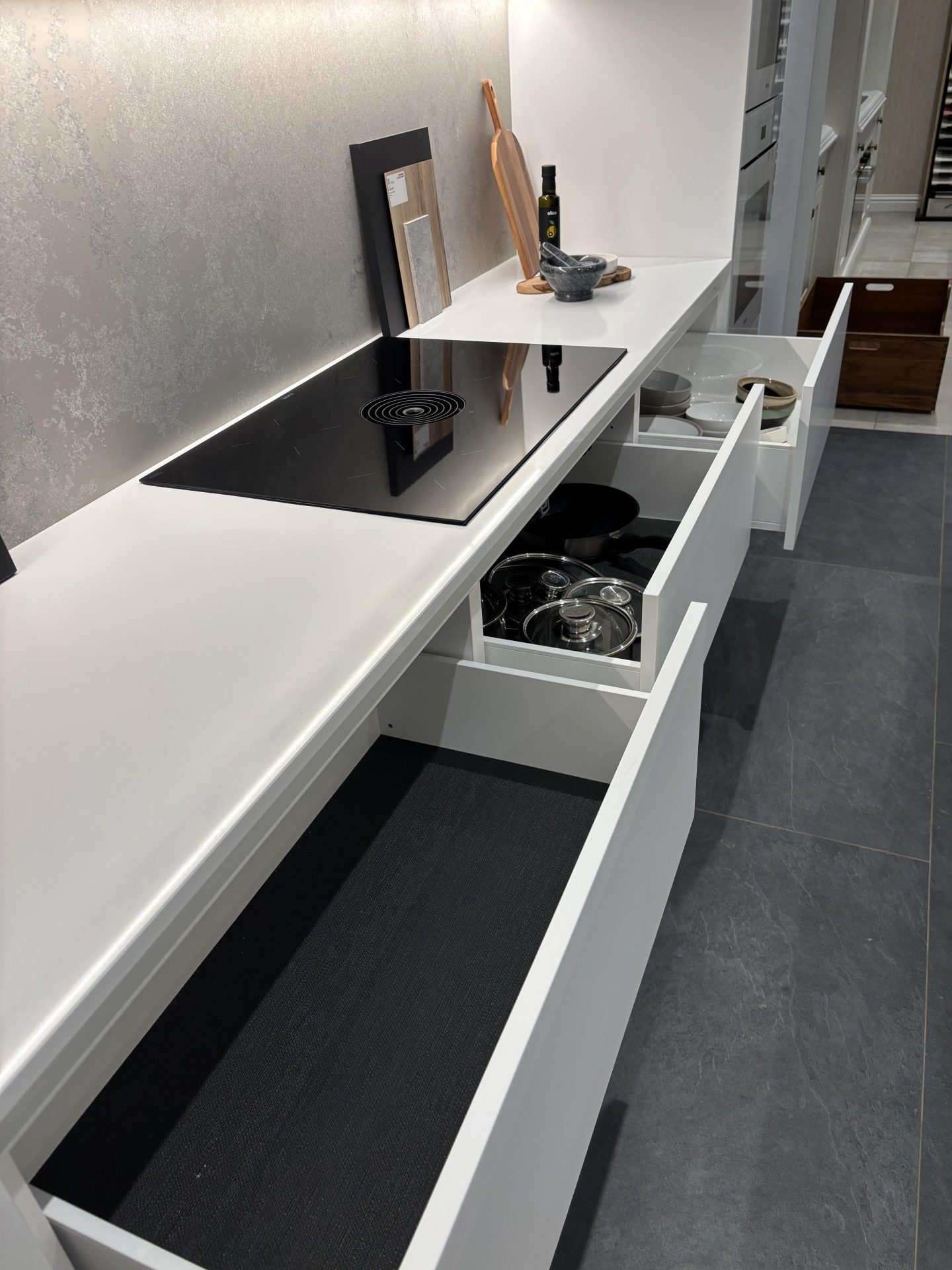 Ex Display White Gloss Kitchen | The Used Kitchen Company