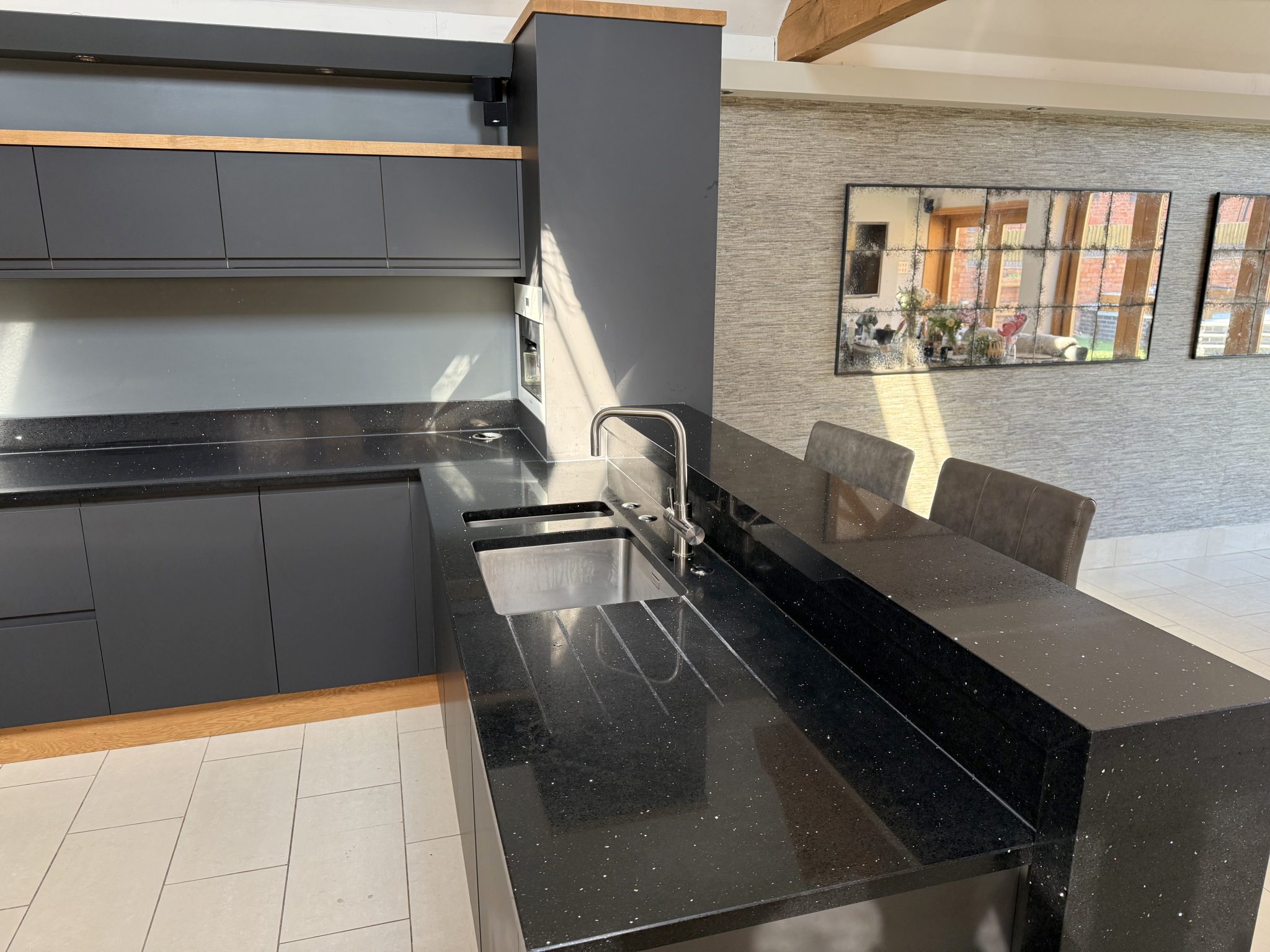 Used Howdens Kitchen Island with Quartz Worktops & Appliances