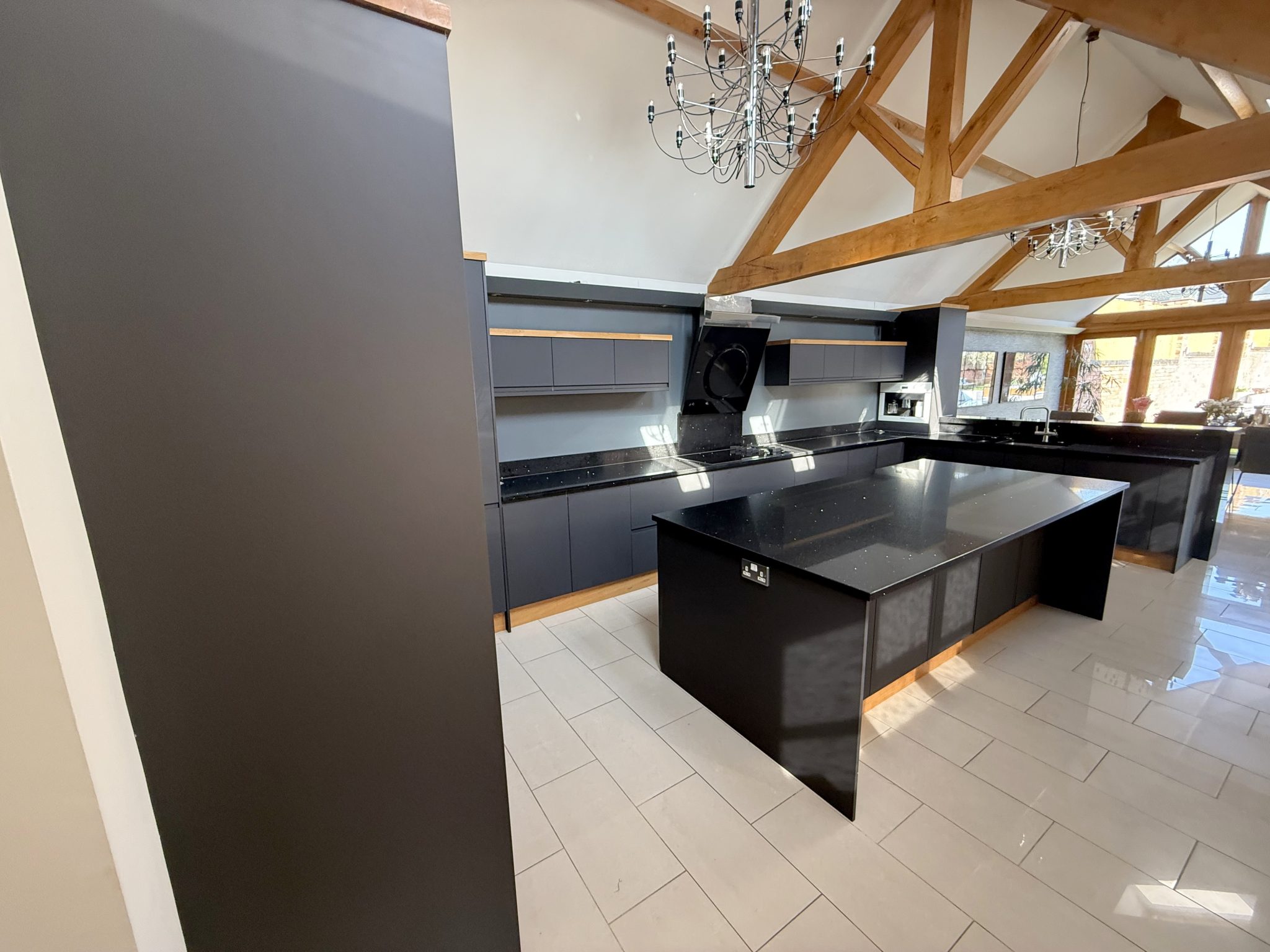 Used Howdens Kitchen Island with Quartz Worktops & Appliances