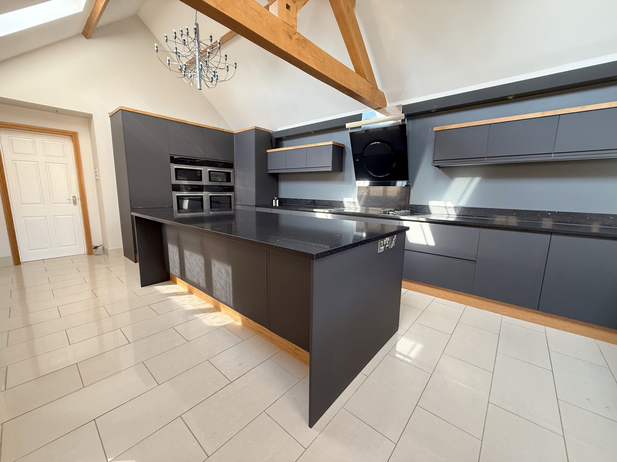 Used Howdens Kitchen Island with Quartz Worktops & Appliances