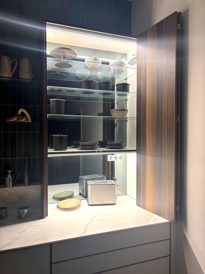 Ex Display Luxury Poggenpohl Kitchen With Worktops - The Used Kitchen ...