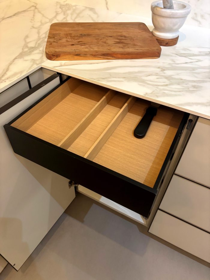 Ex Display Luxury Poggenpohl Kitchen With Worktops - The Used Kitchen ...