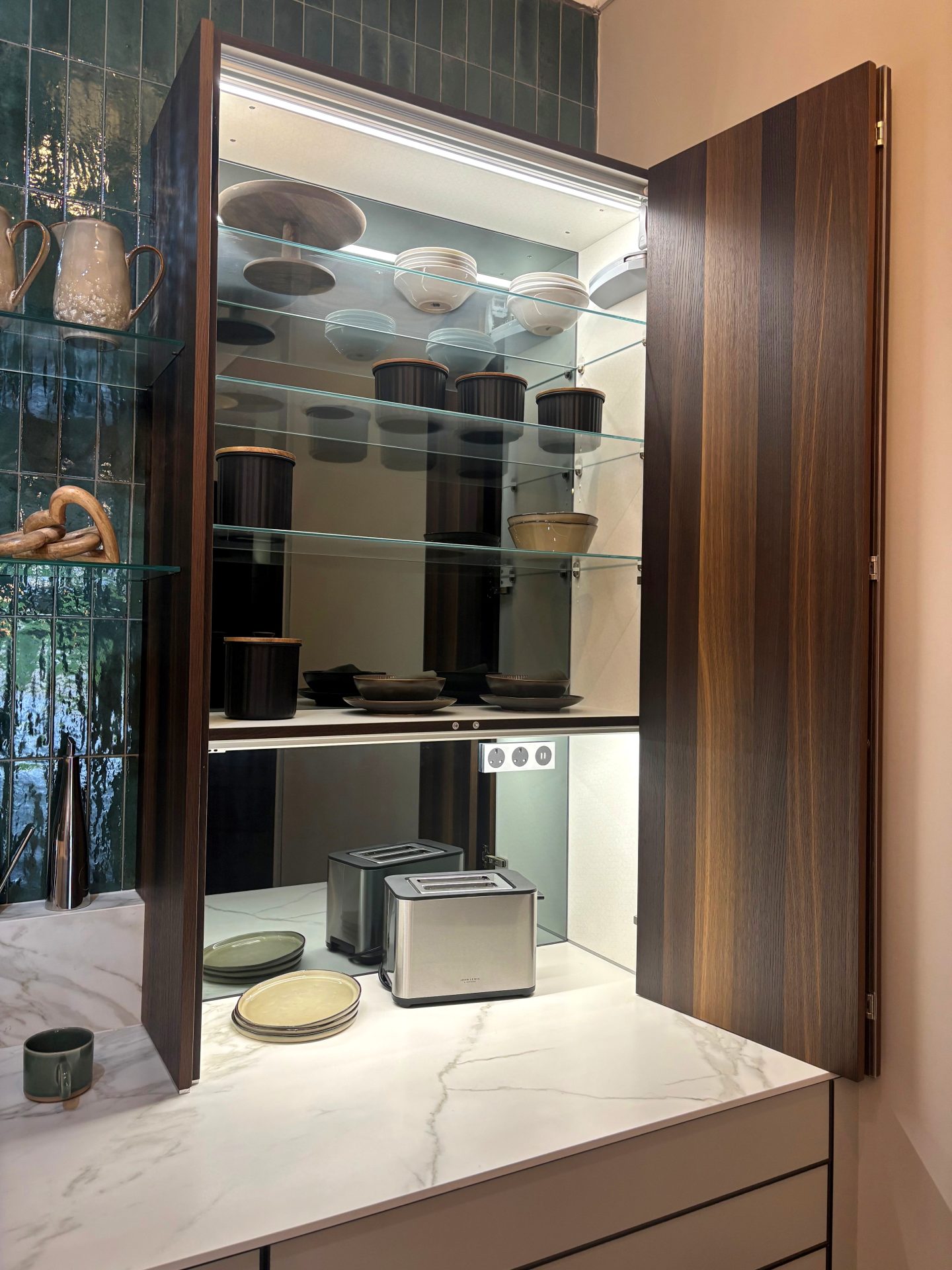 Ex Display Luxury Poggenpohl Kitchen With Worktops - The Used Kitchen ...