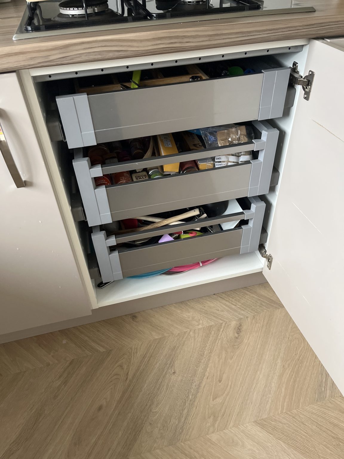 Symphony Kitchen With Worktops And Appliances - Used - The Used Kitchen ...