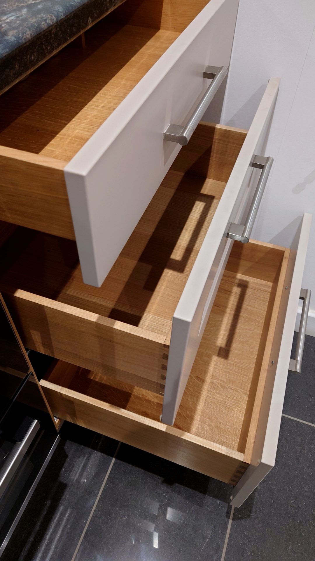 Ex Display Sheraton Painted Kitchen, With Worktops and Appliances - The ...