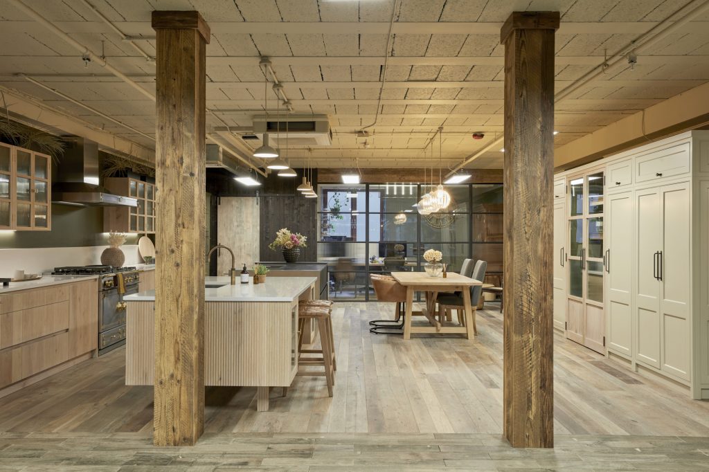 Ex Display Large Kitchen With Island | The Used Kitchen Company