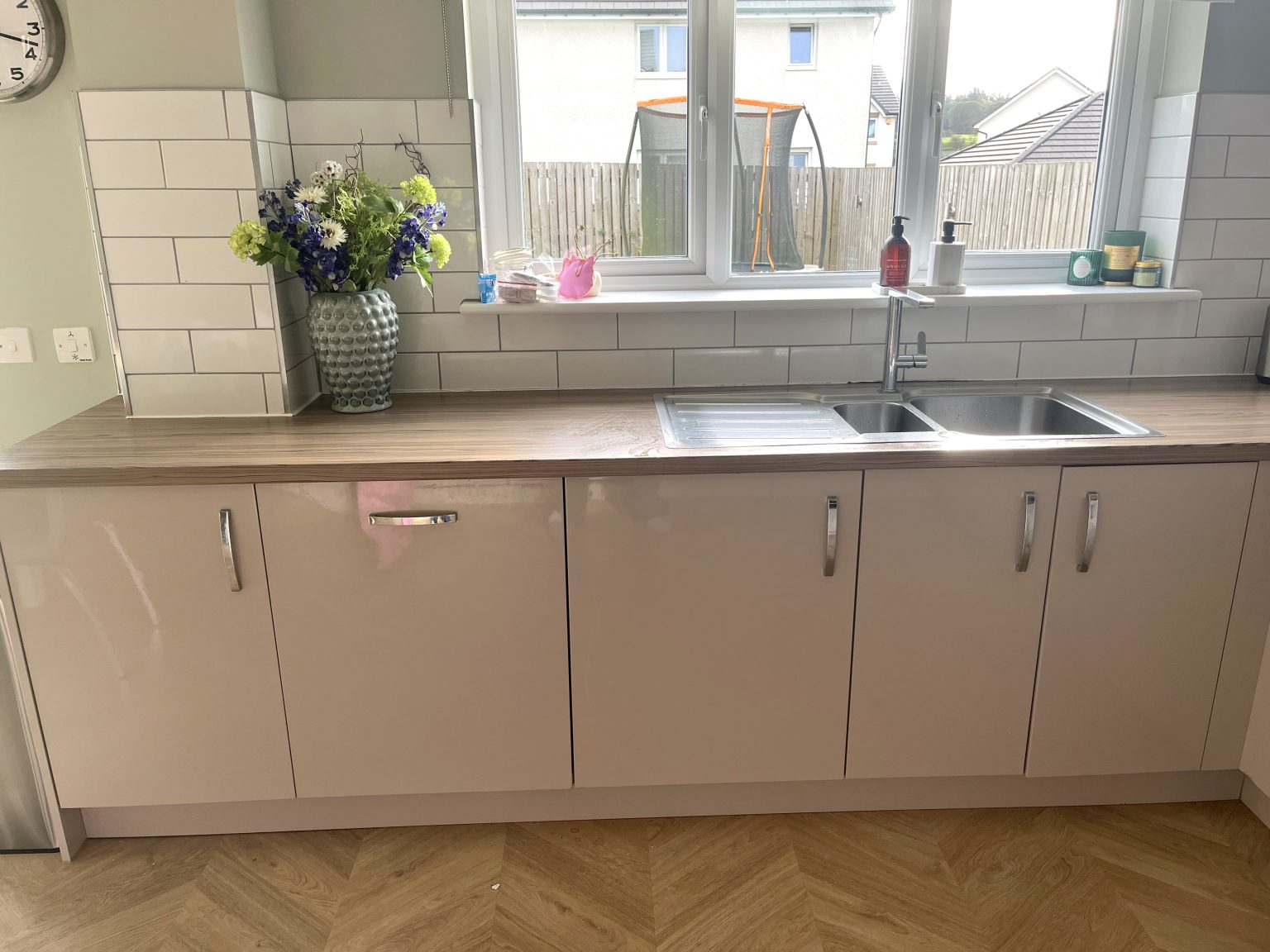 Symphony Kitchen With Worktops And Appliances - Used - The Used Kitchen ...