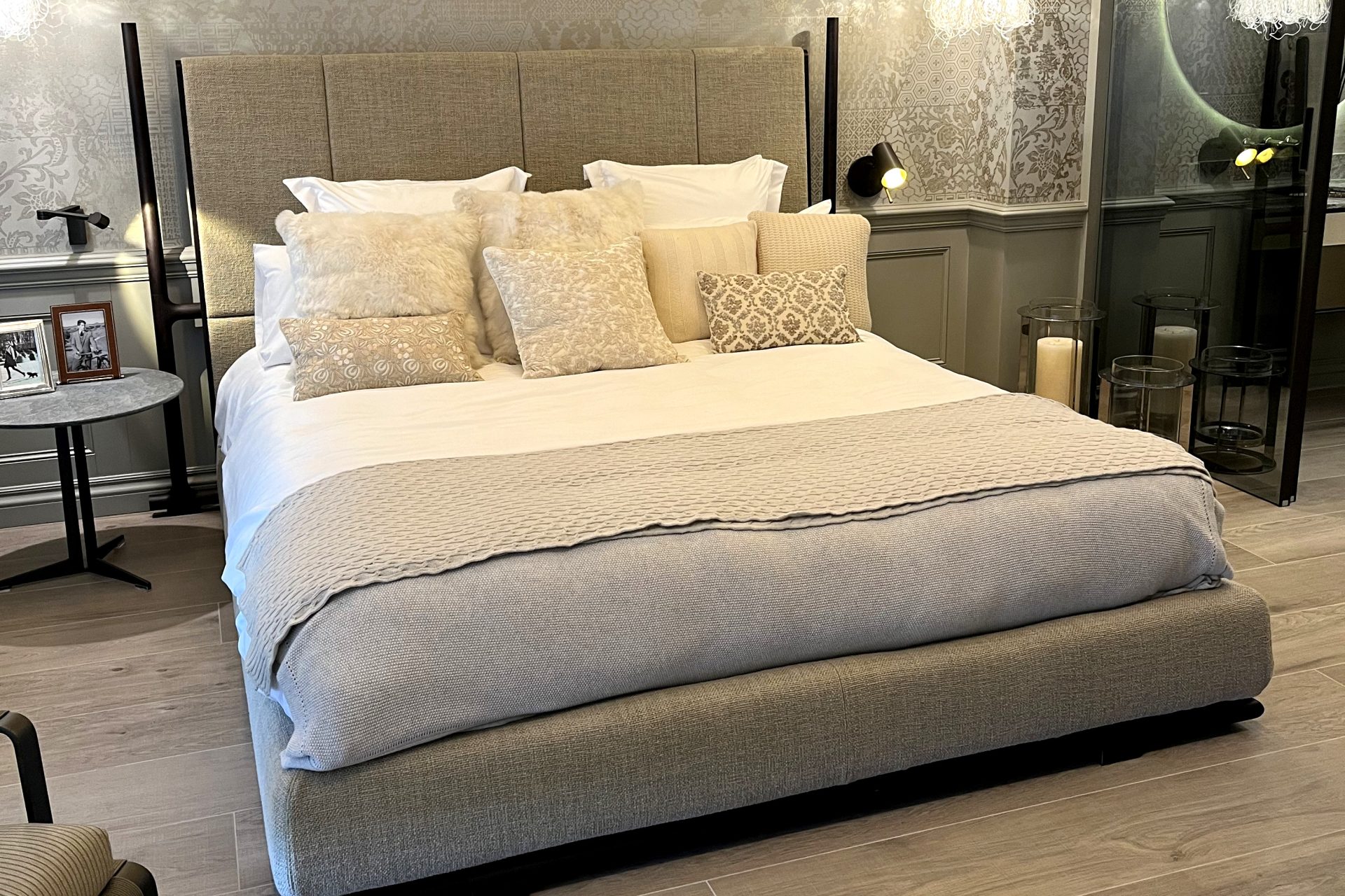 Ex Display Flexform Icaro Bed in Solid Ashwood - The Used Kitchen Company