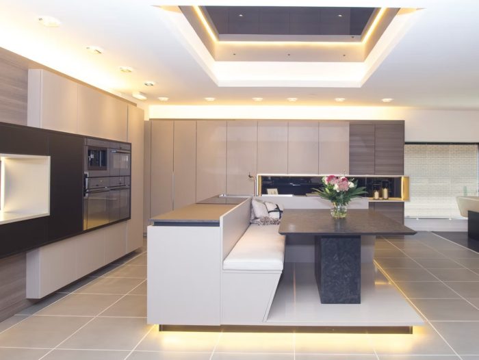 Ex Display Poggenpohl Segmento Kitchen with Sensa Matrix Leather Table ...