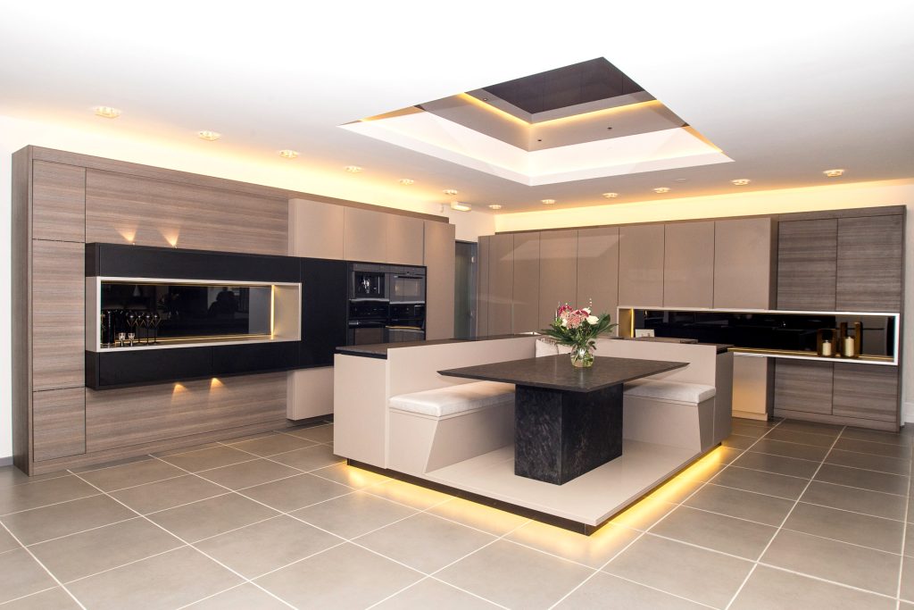 Ex Display Poggenpohl Segmento Kitchen with Sensa Matrix Leather Table ...